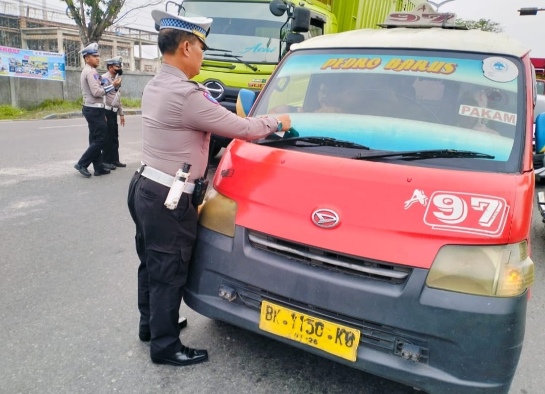 Satlantas Polresta Deli Serdang Gelar Sosialisasi Keselamatan Berlalu Lintas dalam Operasi ...